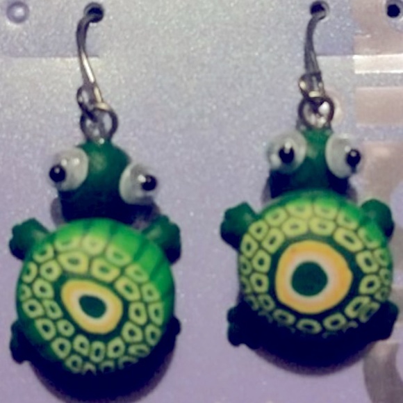 Claire's | Jewelry | Green Google Eye Turtle Earrings For Sensitive ...